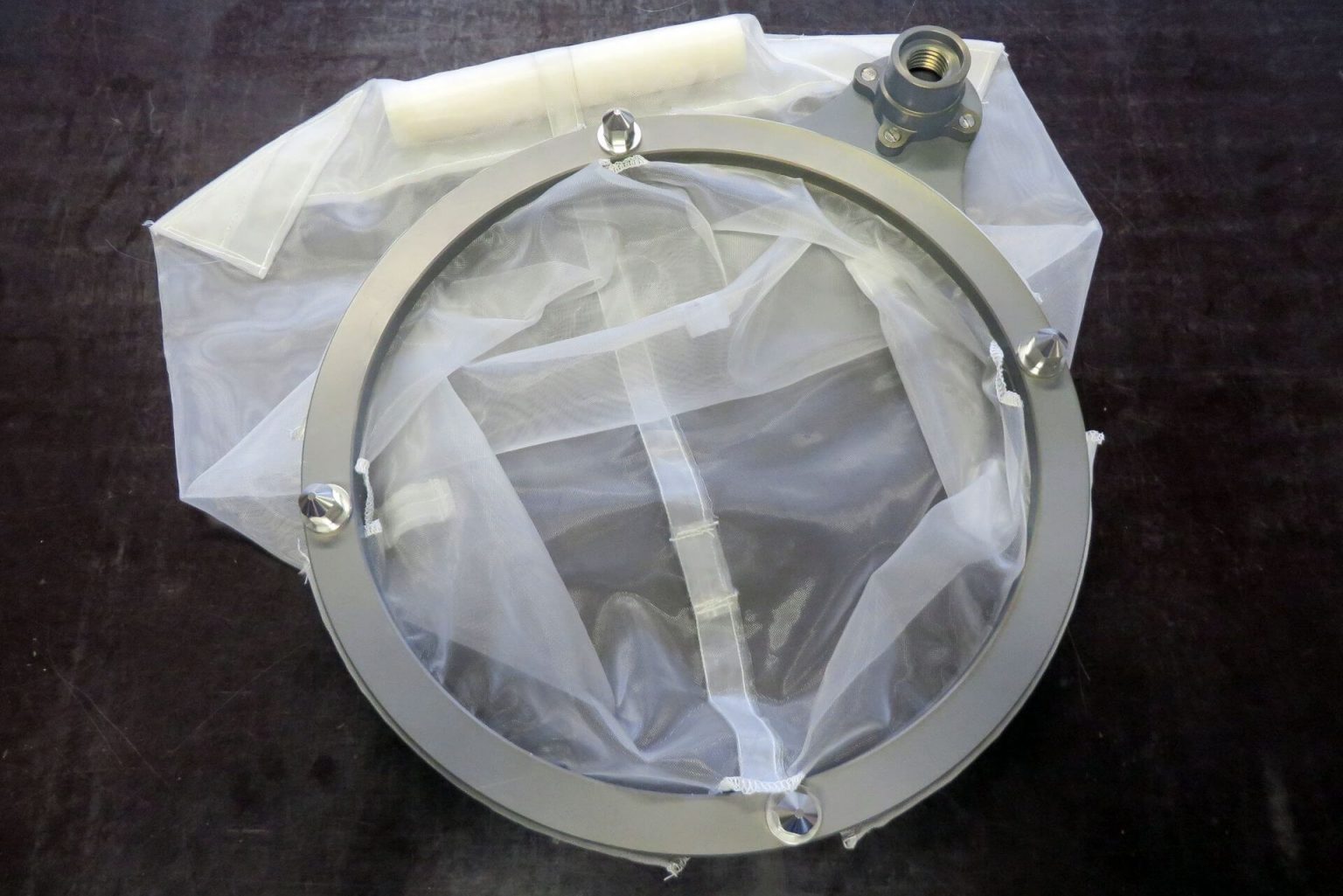 Filter bags for industrial filtration of liquids
