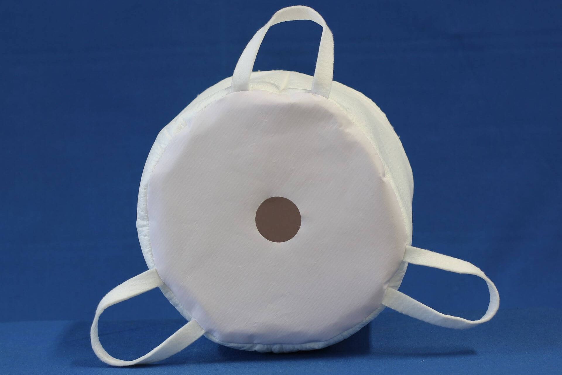 Filter bags for industrial filtration of liquids
